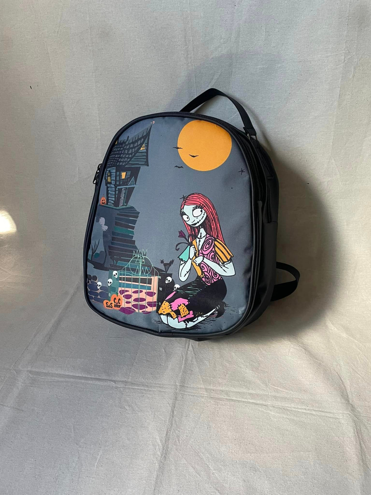 Mochila de Sally (Nightmare Before Christmas) (Tamaño carta) – Karrot